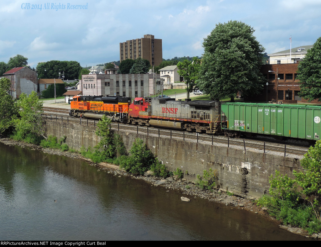 BNSF 8771 and 795